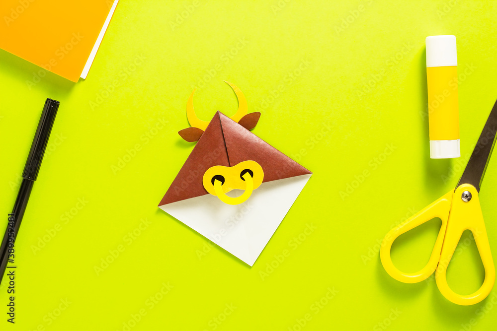 Step-by-step photo instructions on how to make a bookmark for a book in ...