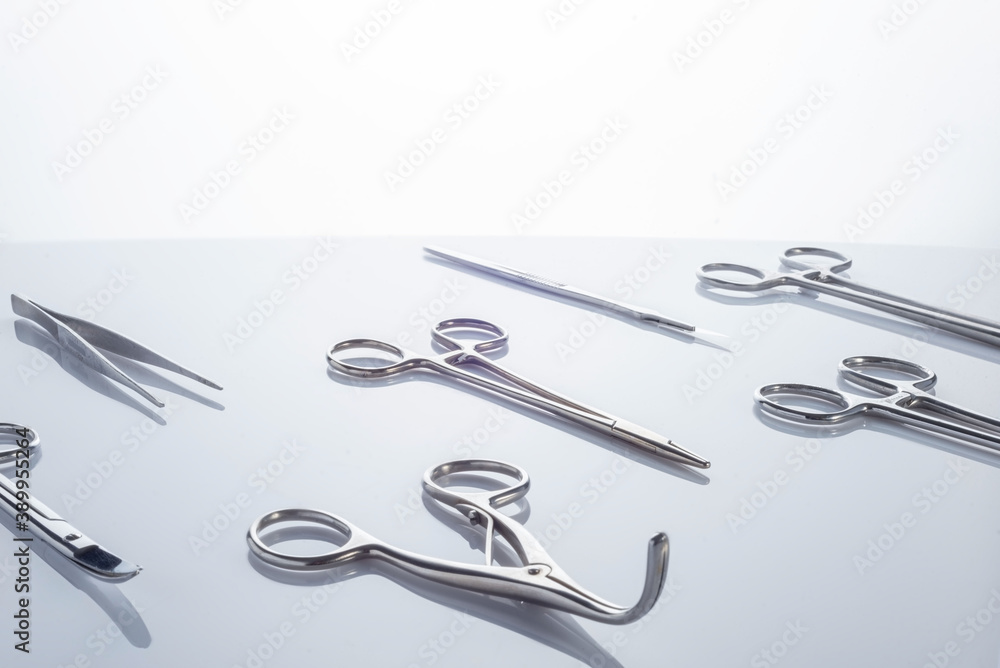 Póster set of surgical instruments isolated on white background ...