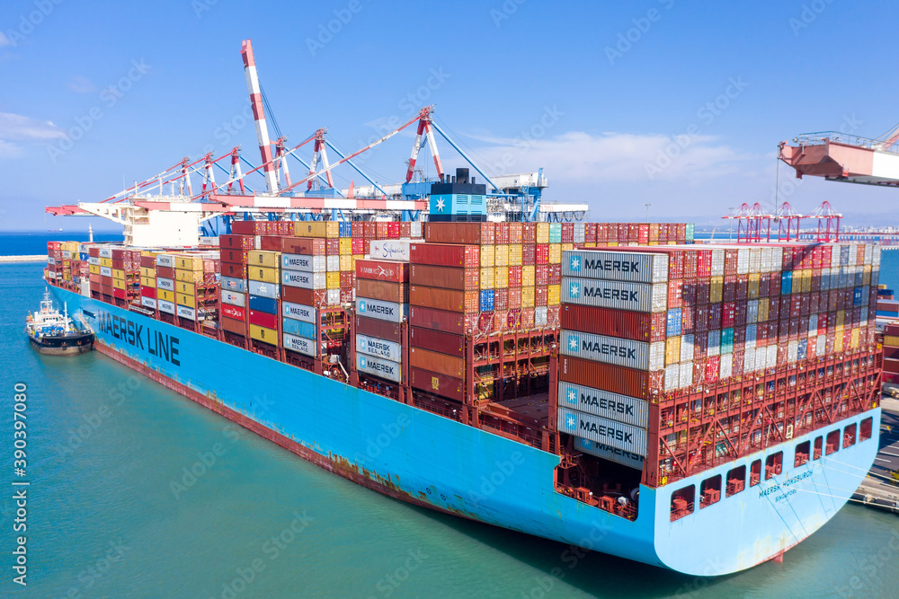 Maersk Mega Container Ship loaded to the top with Shipping Containers ...
