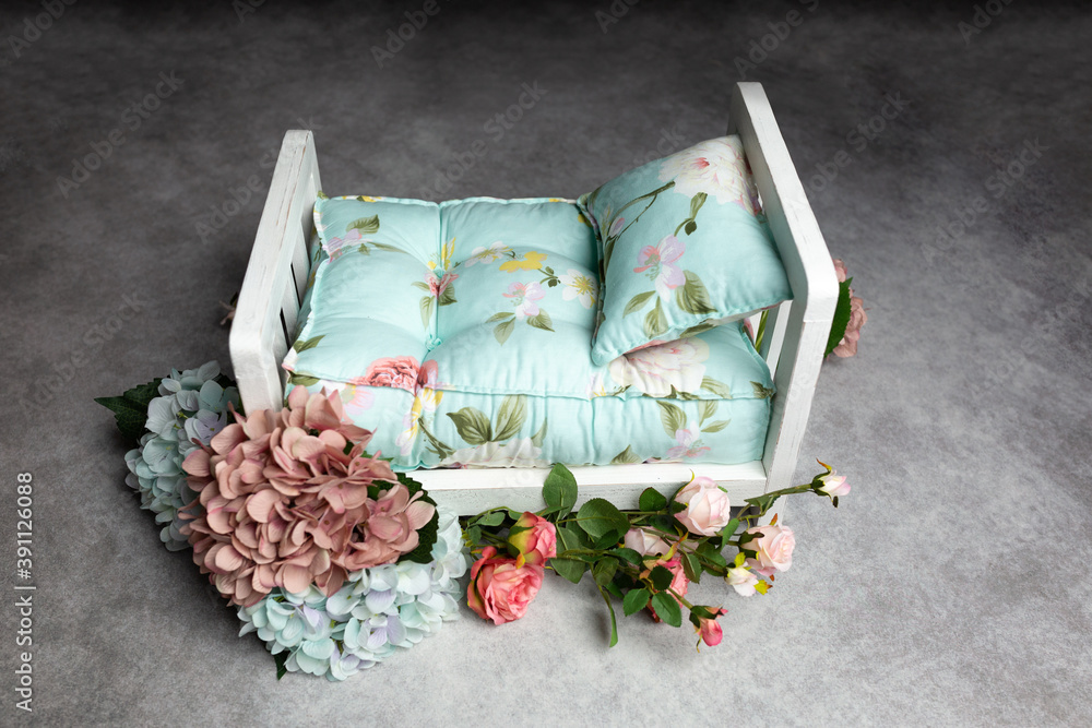 baby cot for newborn photo shoot. props for a photo shoot. the bed is ...