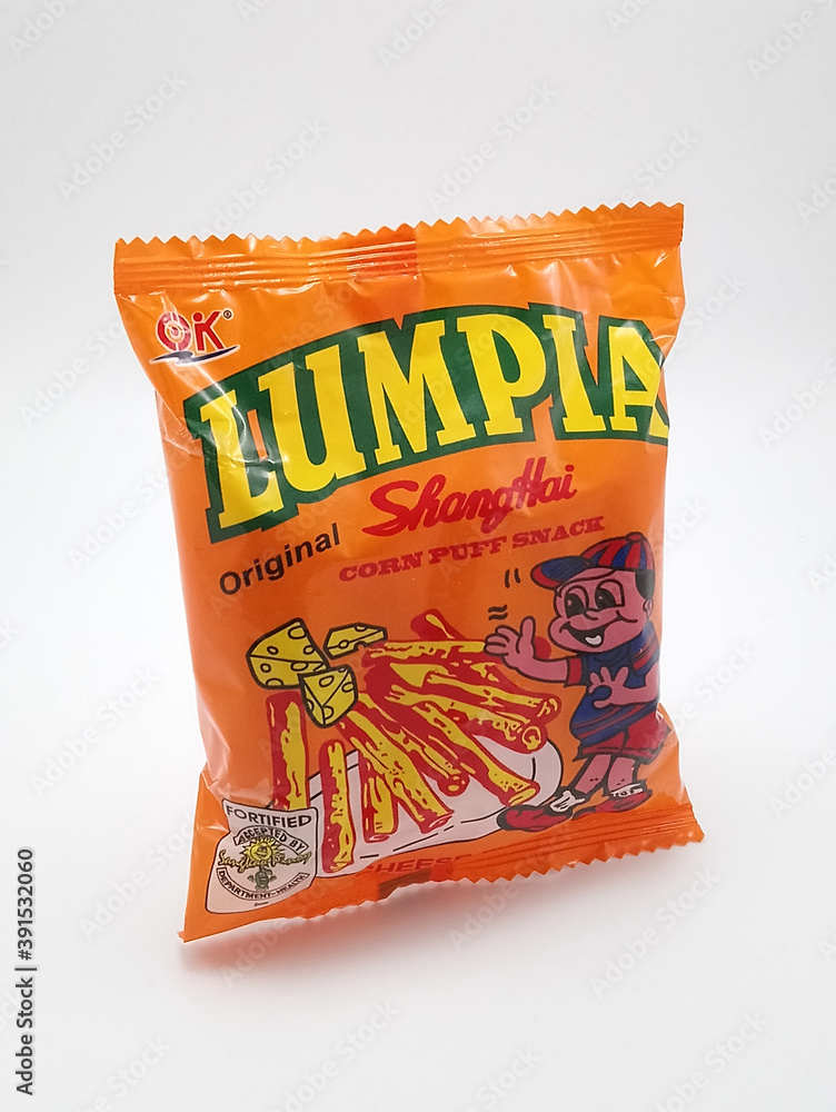 Wrapping a lumpia : r/filipinofood