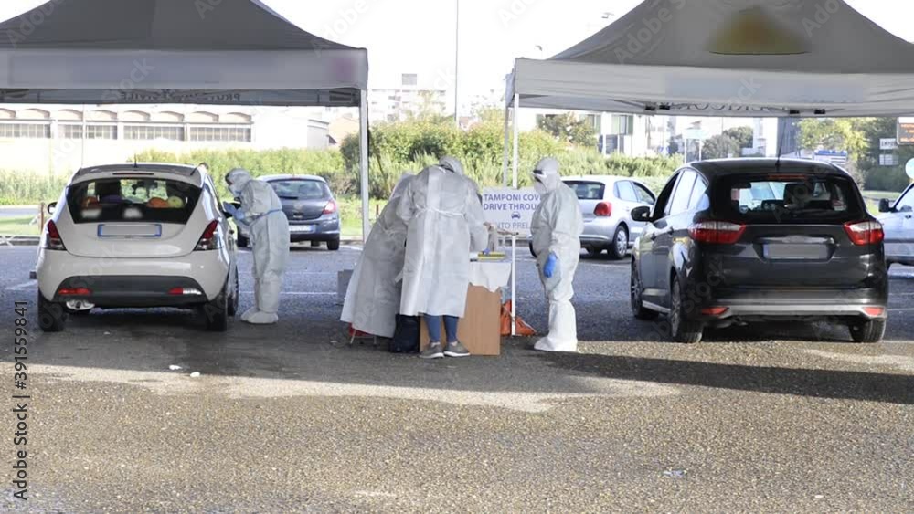 Double workstation for test drive through swabs for the diagnosis of ...