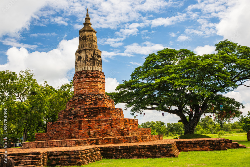 Phra That YaKoo Temple, The old pagoda in Kalasin province, Thailand ...