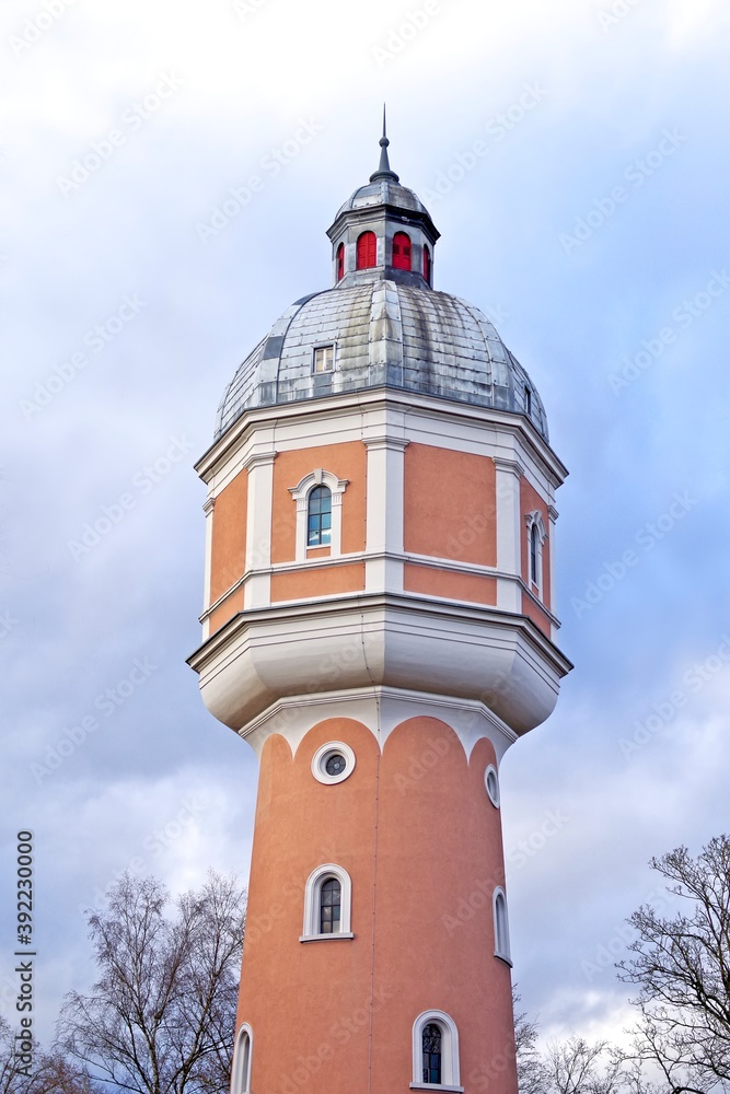 Neu-Ulmer Wasserturm. Wahrzeichen von Neu-Ulm in Bayern. Stock Photo ...