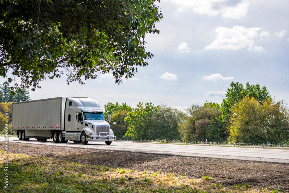 Industrial professional big rig semi truck tractor with dry van semi ...