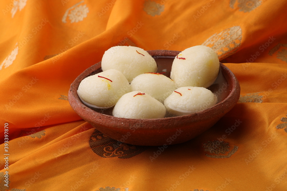 Foto de Famous Indian dessest rasgulla/ rosogulla/ roshogulla served in ...