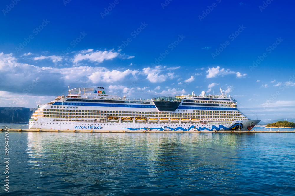 Foto de Kerkira, Corfu/ Greece - September 24 2018 : AIDAblu, a Sphinx ...