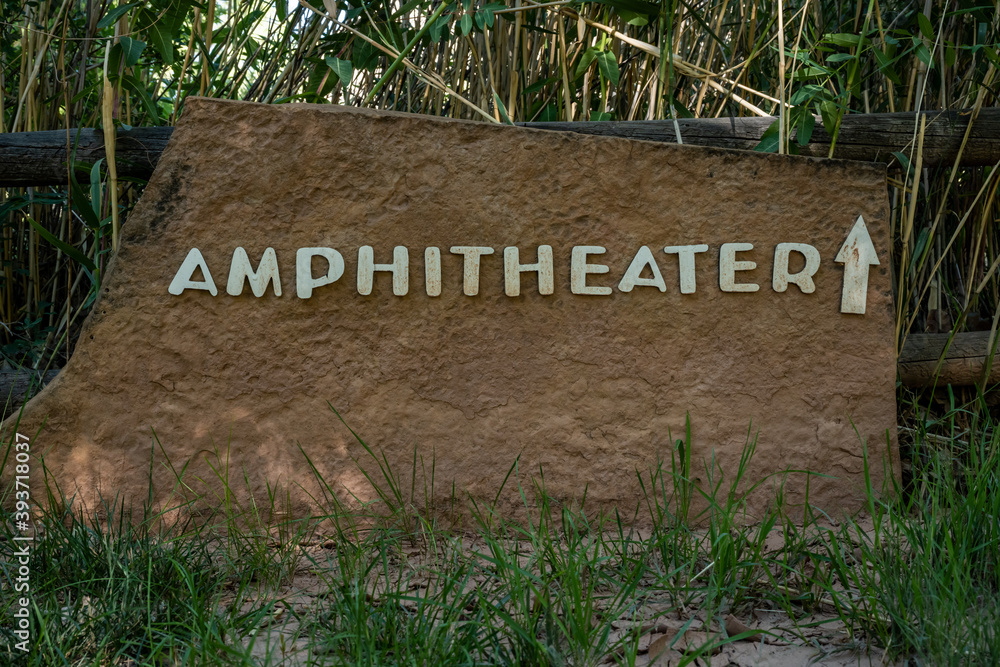 Amphitheater Directional Sign at Campground ภาพถ่ายสต็อก | Adobe Stock
