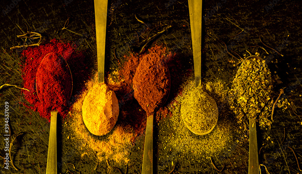 Condimentos y especies de colores Stock Photo | Adobe Stock