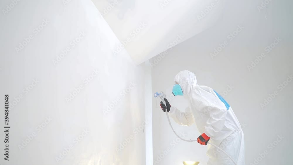 Vidéo Stock Airless Spray Painting. Worker painting the wall by airless ...