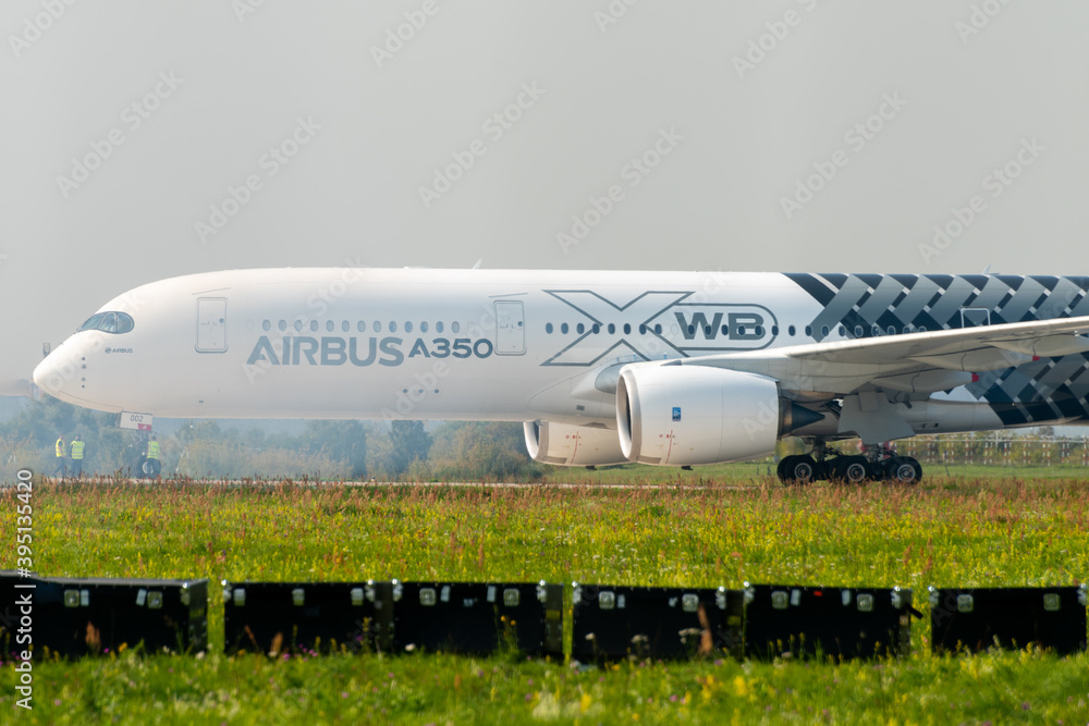 Foto de August 30, 2019. Zhukovsky, Russia. long-range wide-body twin ...