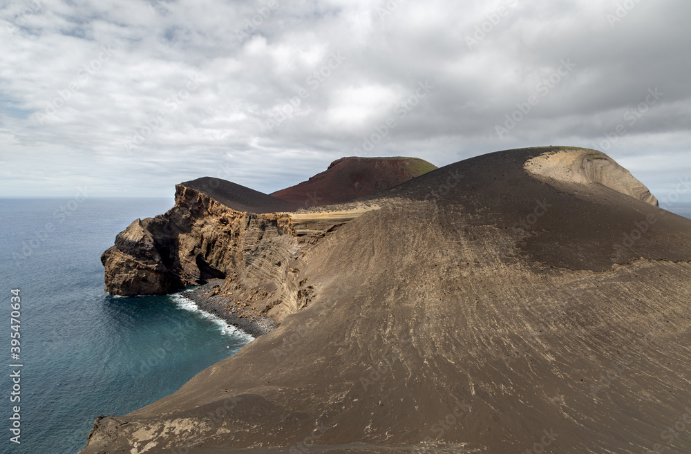 Paysage de volcan Capelinhos à Faial aux Açores Stock Photo | Adobe Stock