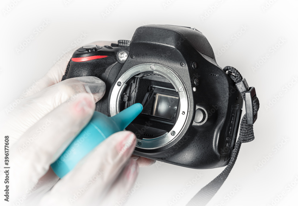 Cleaning from the contamination of the DSLR sensor (CCD or Cmos) of the ...