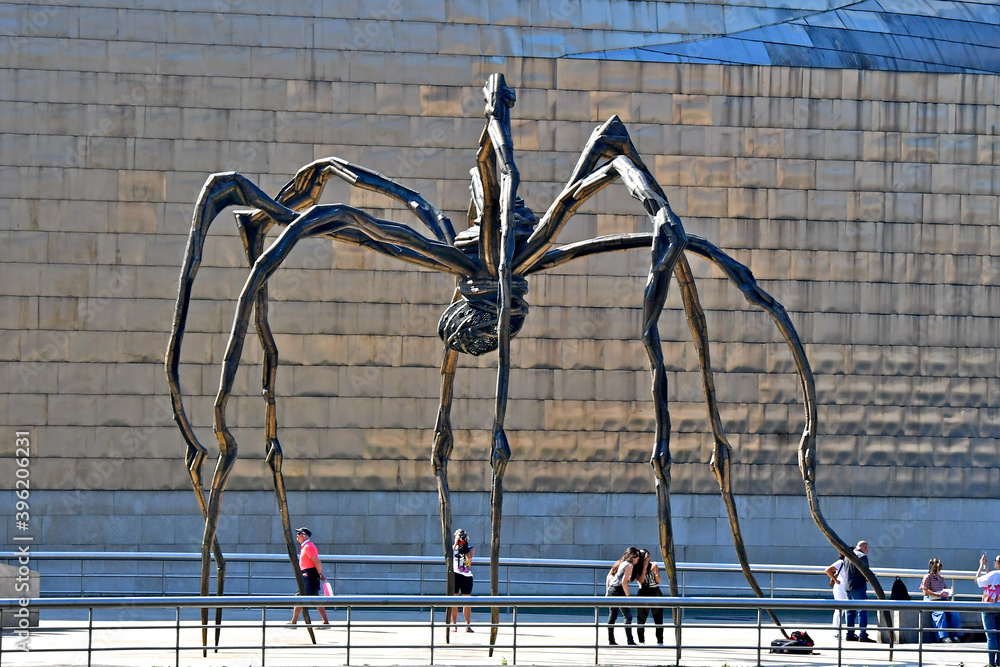 View to The iconic Maman (mother) Spider, 1999, a stainless steel and ...