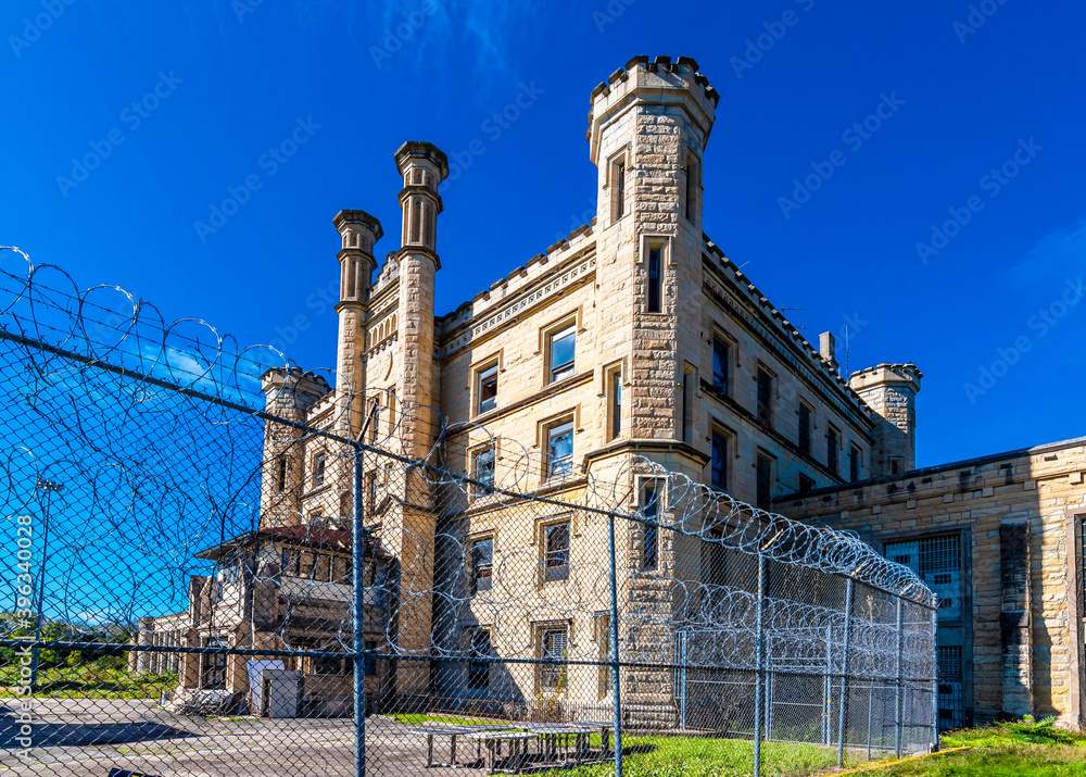 Joliet Correctional Center was a prison in Joliet, Illinois Stock Photo ...