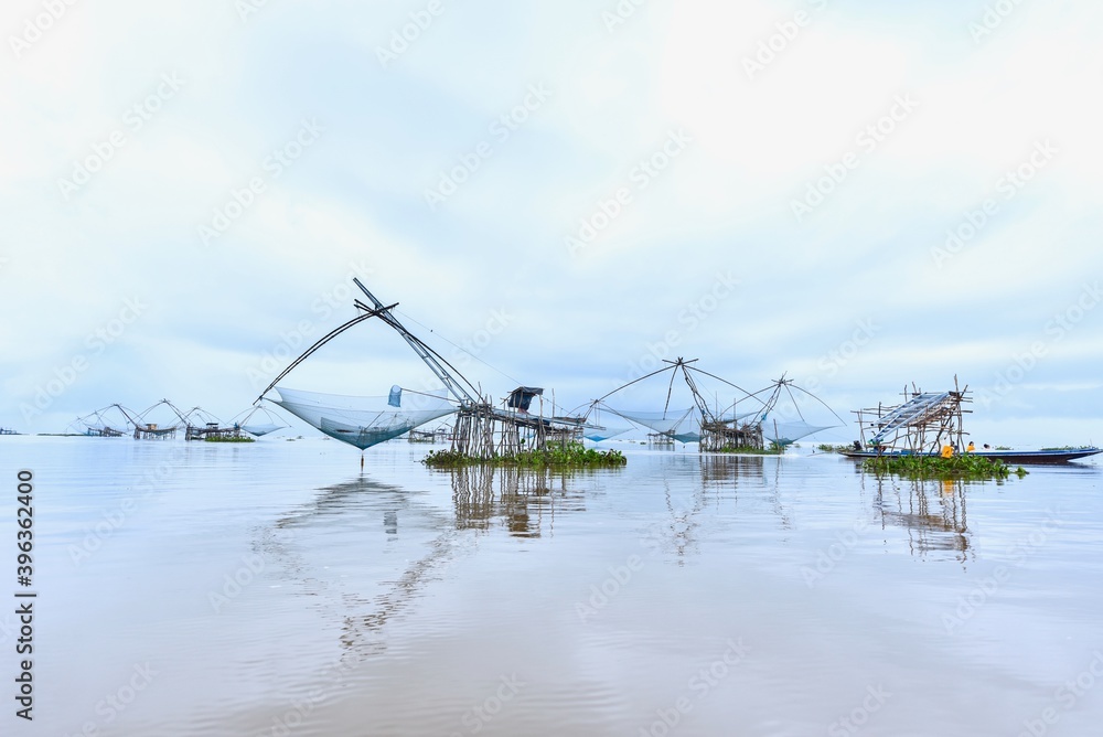 Yor Yak or Giant Fishing Nets in Phatthalung, Southern Thailand Stock ...