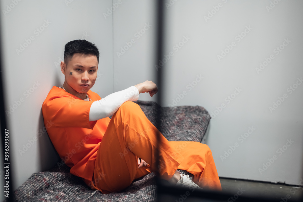 A young daring criminal is locked up in prison. Depression and apathy ...