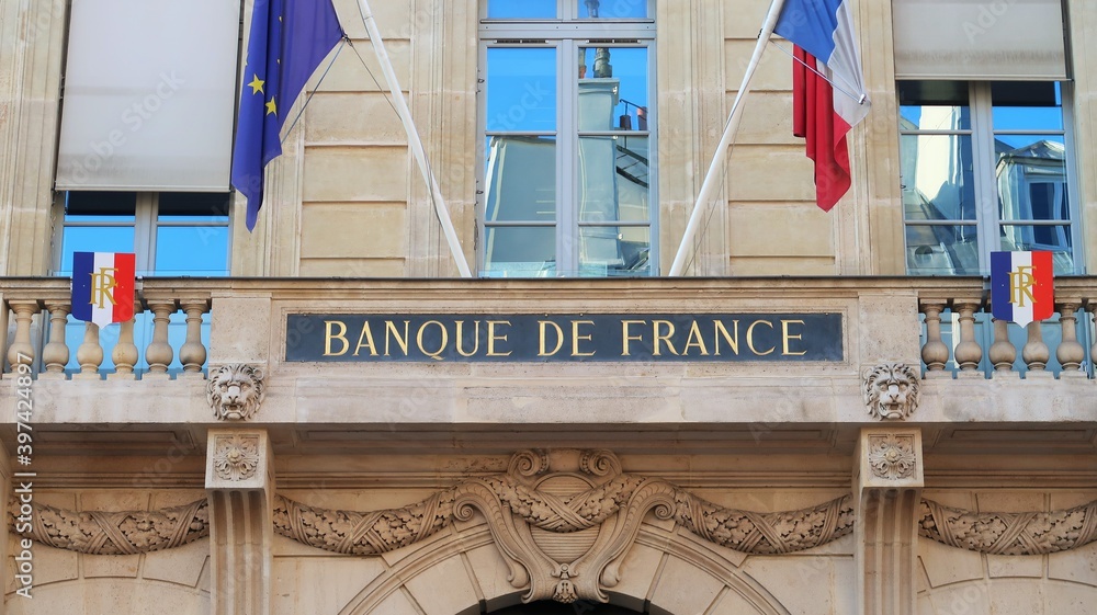 Façade du siège de la Banque de France à Paris, à l'Hôtel de Toulouse ...