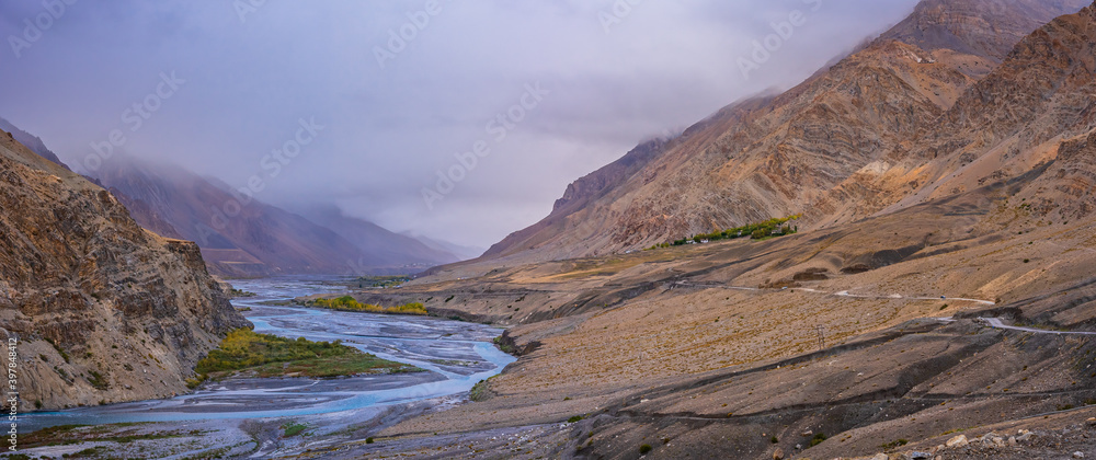 Beautiful landscape of Spiti river valley in Lahaul and Spiti region of ...