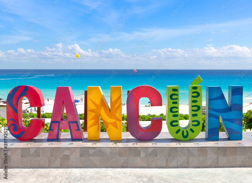 Foto de Cancun, Mexico - 20 March, 2020: Playa Delfines (Dolphin Beach ...