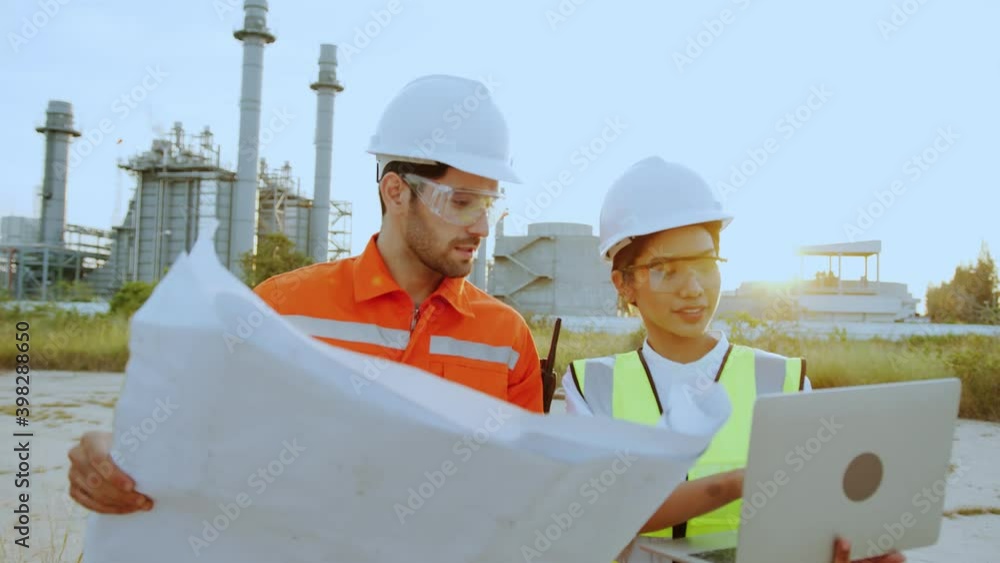 successful engineer teamwork concept caucasian male supervisor manager ...