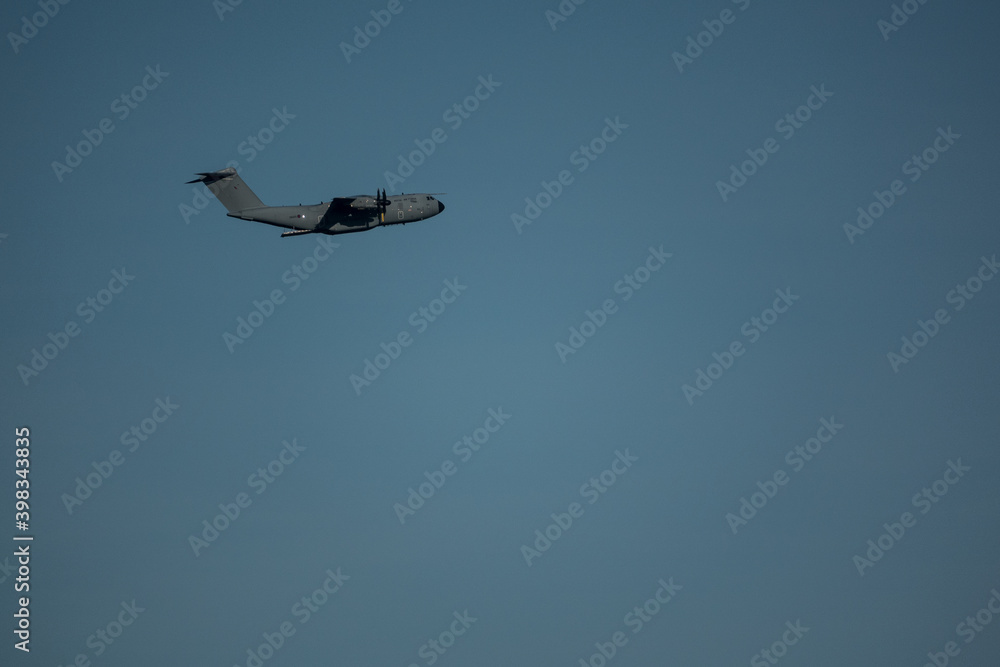 airbus a400m transporter aircraft releasing cargo on parachute Stock ...