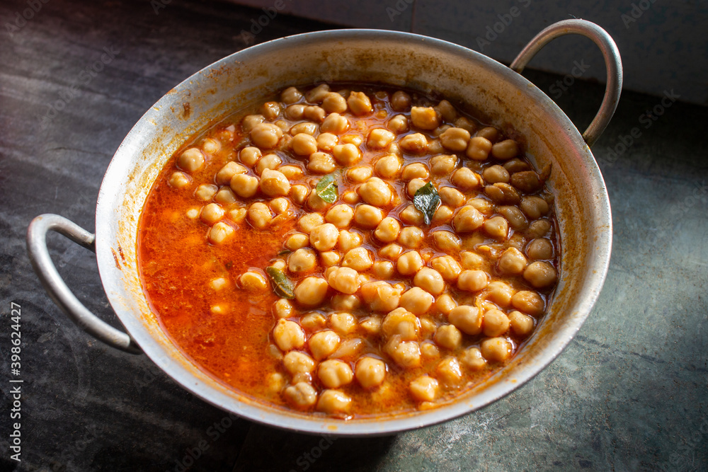 Foto de Bengal gram lentil or hot and spicy chickpea curry Kerala India ...