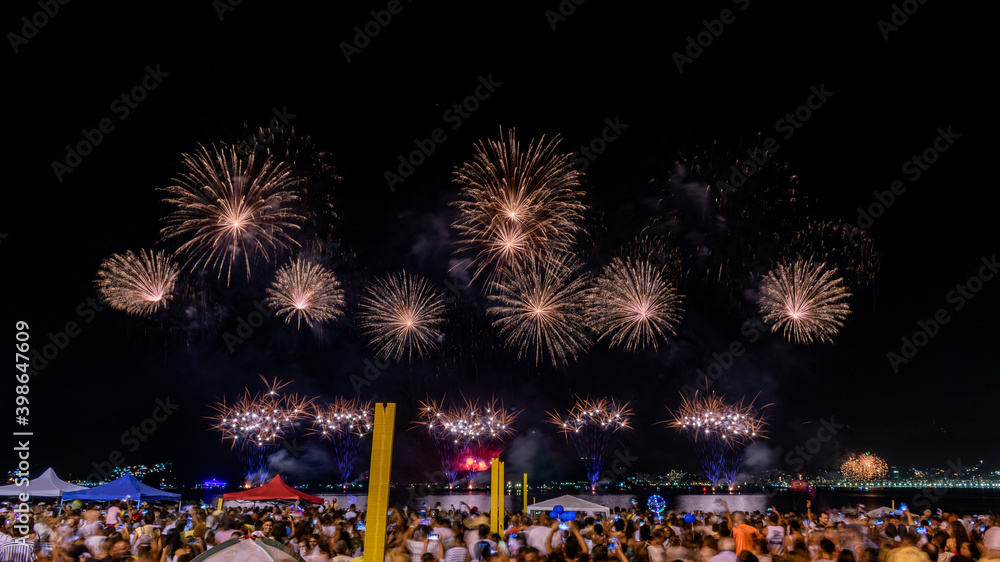 NITERÓI, RIO DE JANEIRO, BRAZIL: Photos of the arrival of the New Year ...