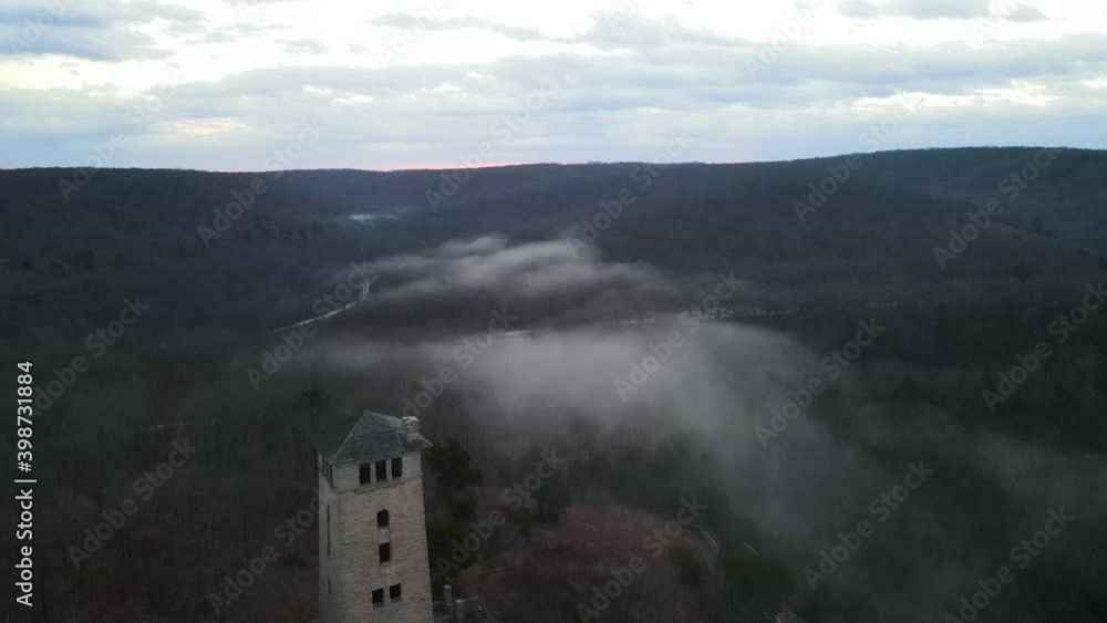 Vidéo Stock Medieval Castle Lookout Tower in Breathtaking Missouri ...