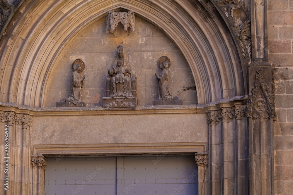 Foto de Elements of architectural decorations of buildings, sculpture ...