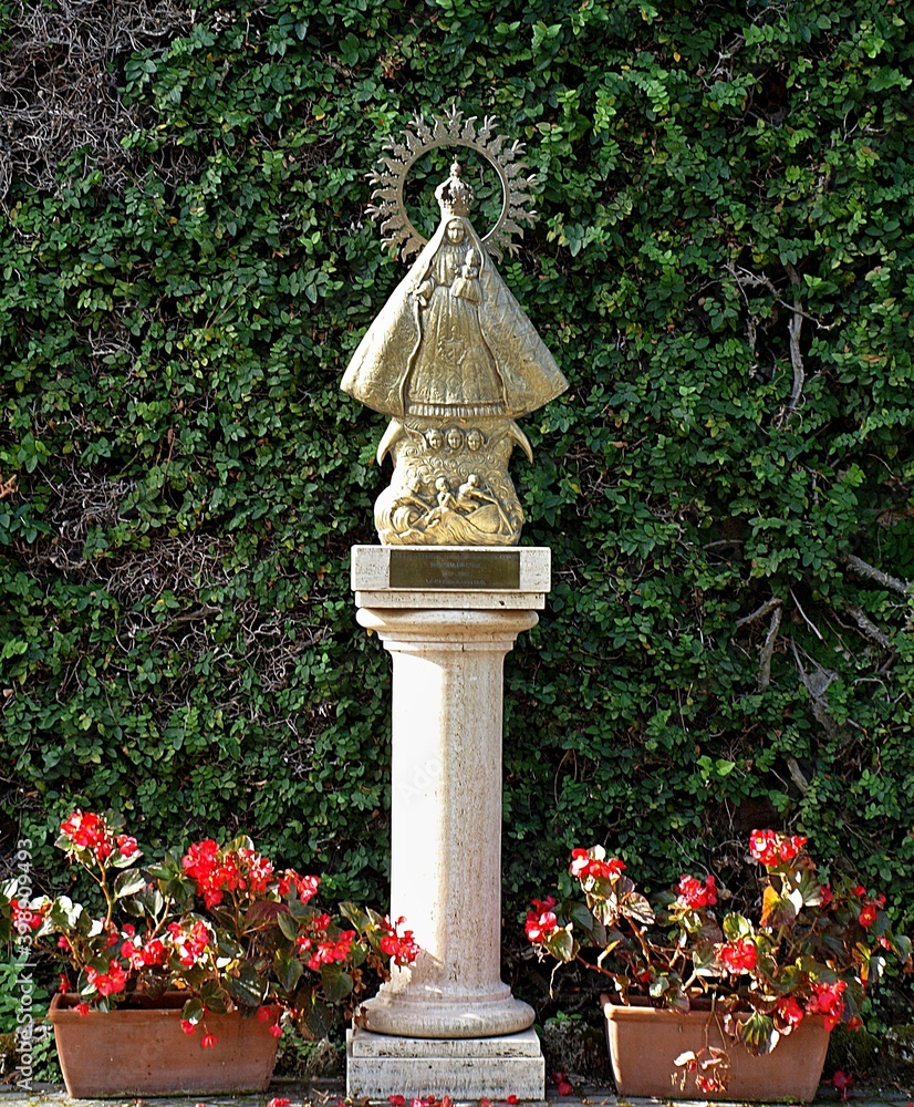 Inside Vatican City state with Vatican gardens- historical buildings ...