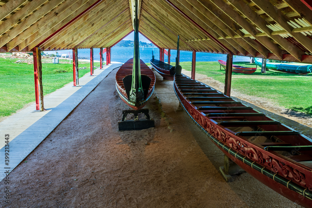Waka Ngātokimatawhaorua Ceremonial War Canoe in Waitangi Stock Photo ...