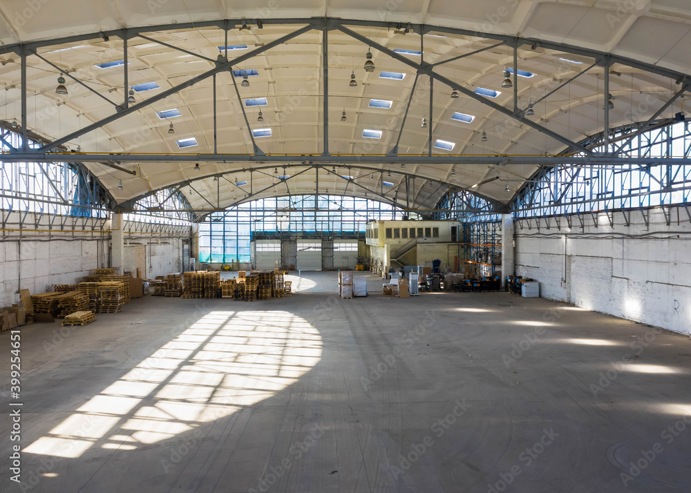 Fotografia do Stock: Huge industrial warehouse. Modern interior. Soviet ...