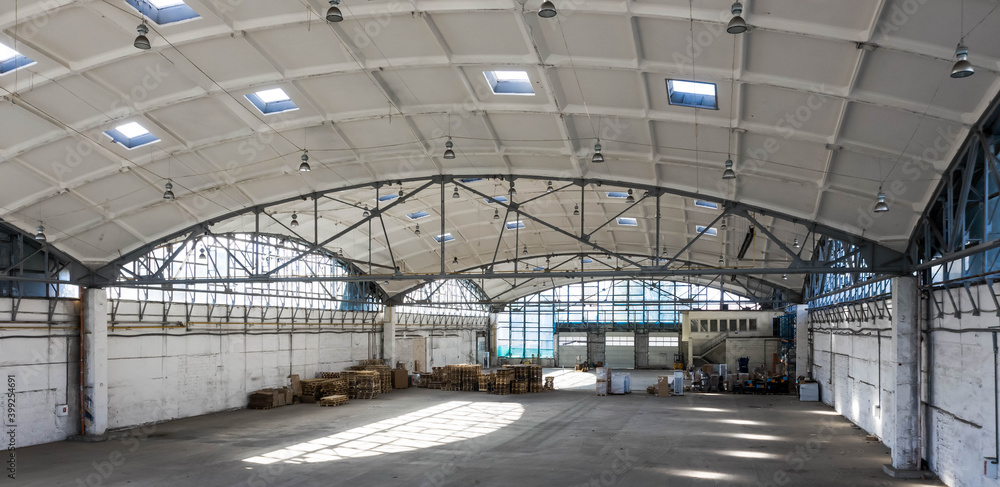 Huge industrial warehouse. Modern interior. Unique architecture ...