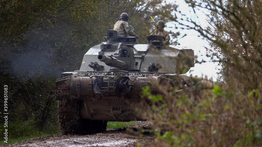 british army challenger 2 ii FV4034 main battle tank in action on a ...