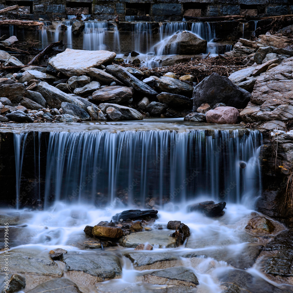 Foto de Il Fiume Selvaspessa con le sue cascate. Baveno (VB), Piemonte ...