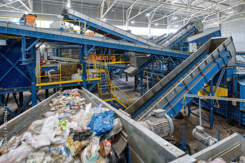 Póster Waste sorting plant. Many different conveyors and bins – Cuadro ...
