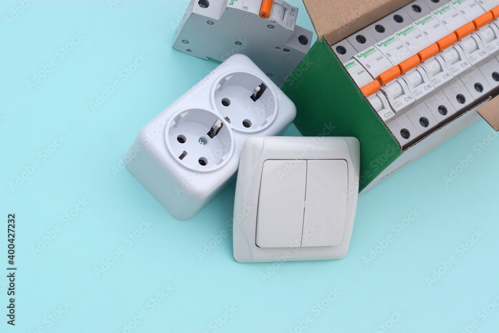 Schneider electric circuit breakers box with outlets and lighting ...
