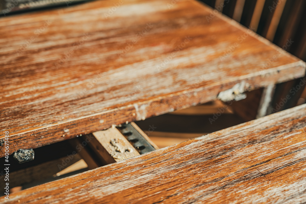 Selective focus on mechanism and gap for adding an additional leaf to ...