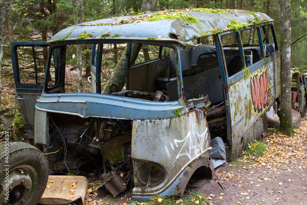 rusty old vintage cars, some with missing doors and windows, Car ...