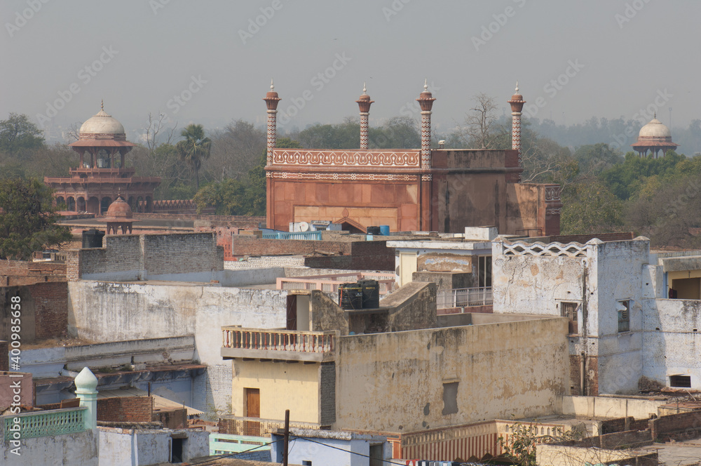 Foto de Sirhi Darwaza, south gate of the Taj Mahal complex, and ...