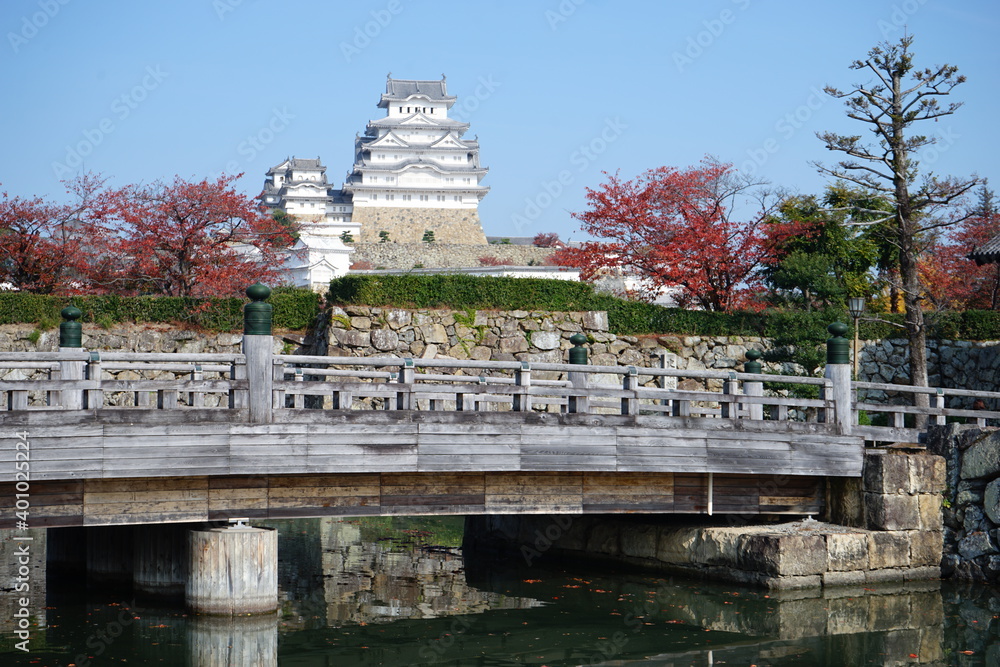 Himeji Castle (Himejijo) and wooden bridge in Autumn, Hyogo prefecture ...