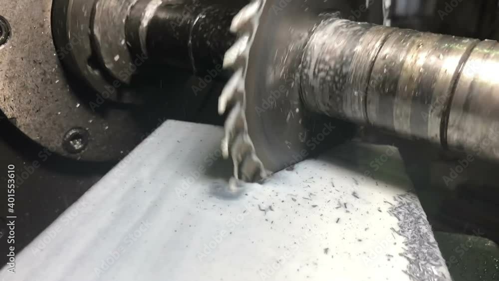 Metalworking.disk detachable mill cuts detail on universal horizontally ...