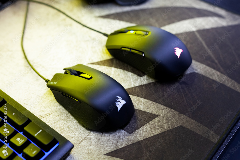 Foto de Corsair gaming mouse closeup, shop display, professional gamer ...