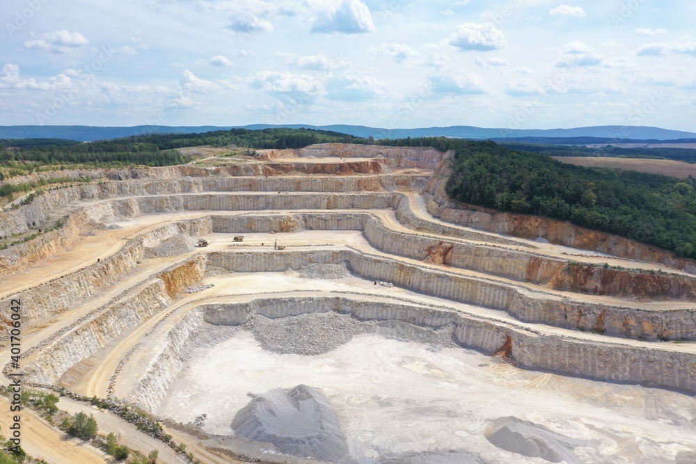 Foto de Drone aerial view of biggest Czech limestone quarry Devil's ...