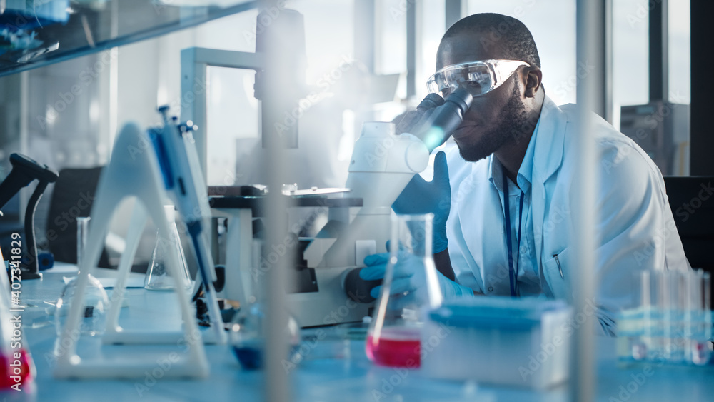 Male Scientists In Lab