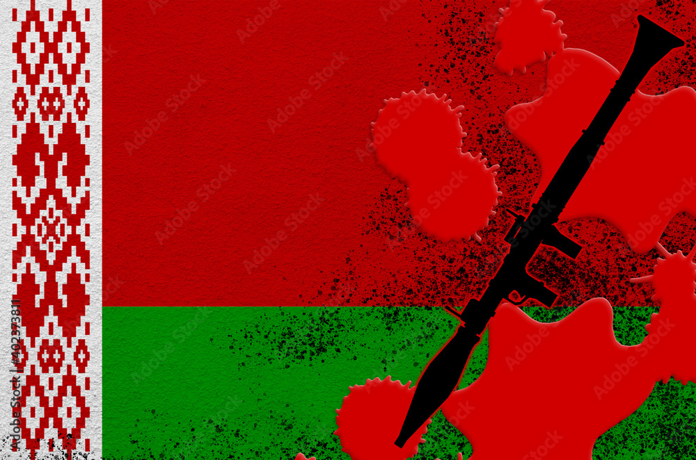 Foto Stock Belarus flag and black RPG-7 rocket-propelled grenade ...