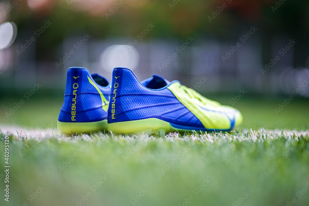 Foto de Bangkok / Thailand - May 2019: Mizuno launch the new football ...