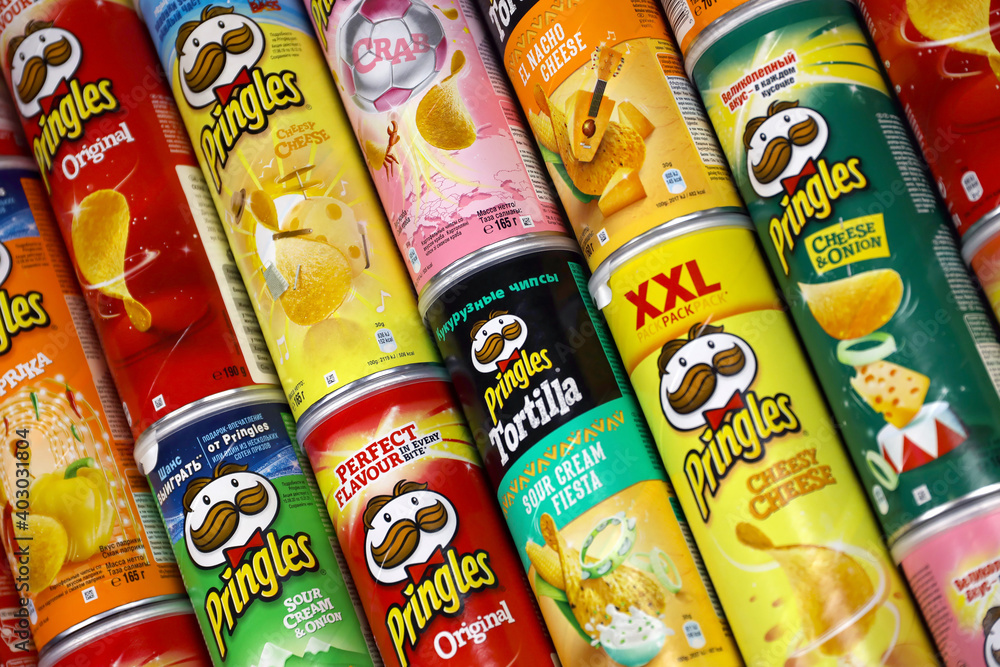 Fotografia do Stock: Pringles variety of flavors. Many cardboard tube ...