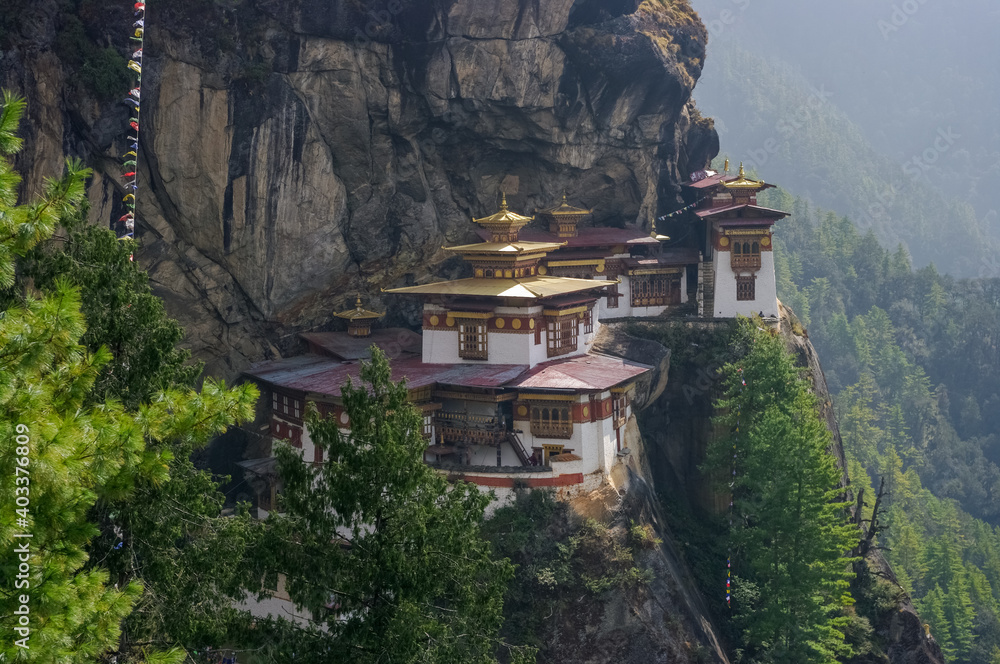 Amazing cliff hanging Paro Taktsang buddhist monastery aka Tiger's Nest ...